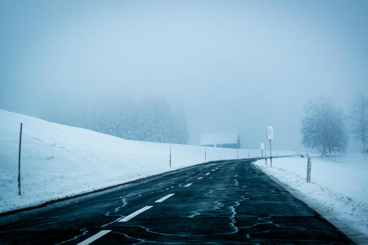 Brief Burst of Snow & Gusty Winds Today – Region Weather